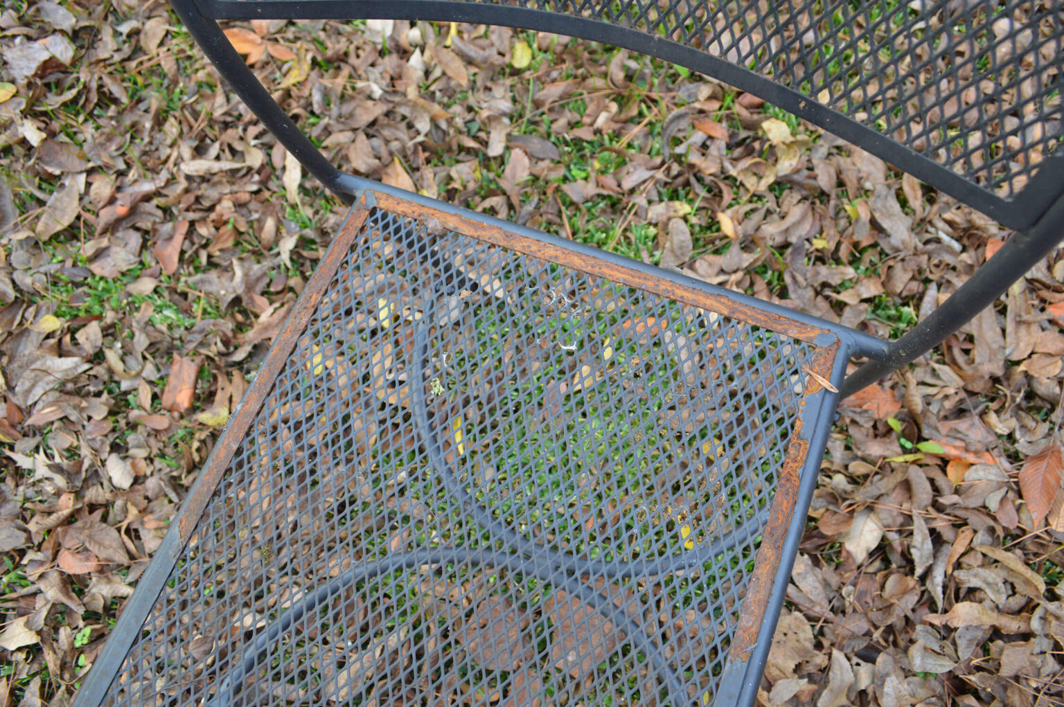 Restore metal outdoor furniture to "like new"