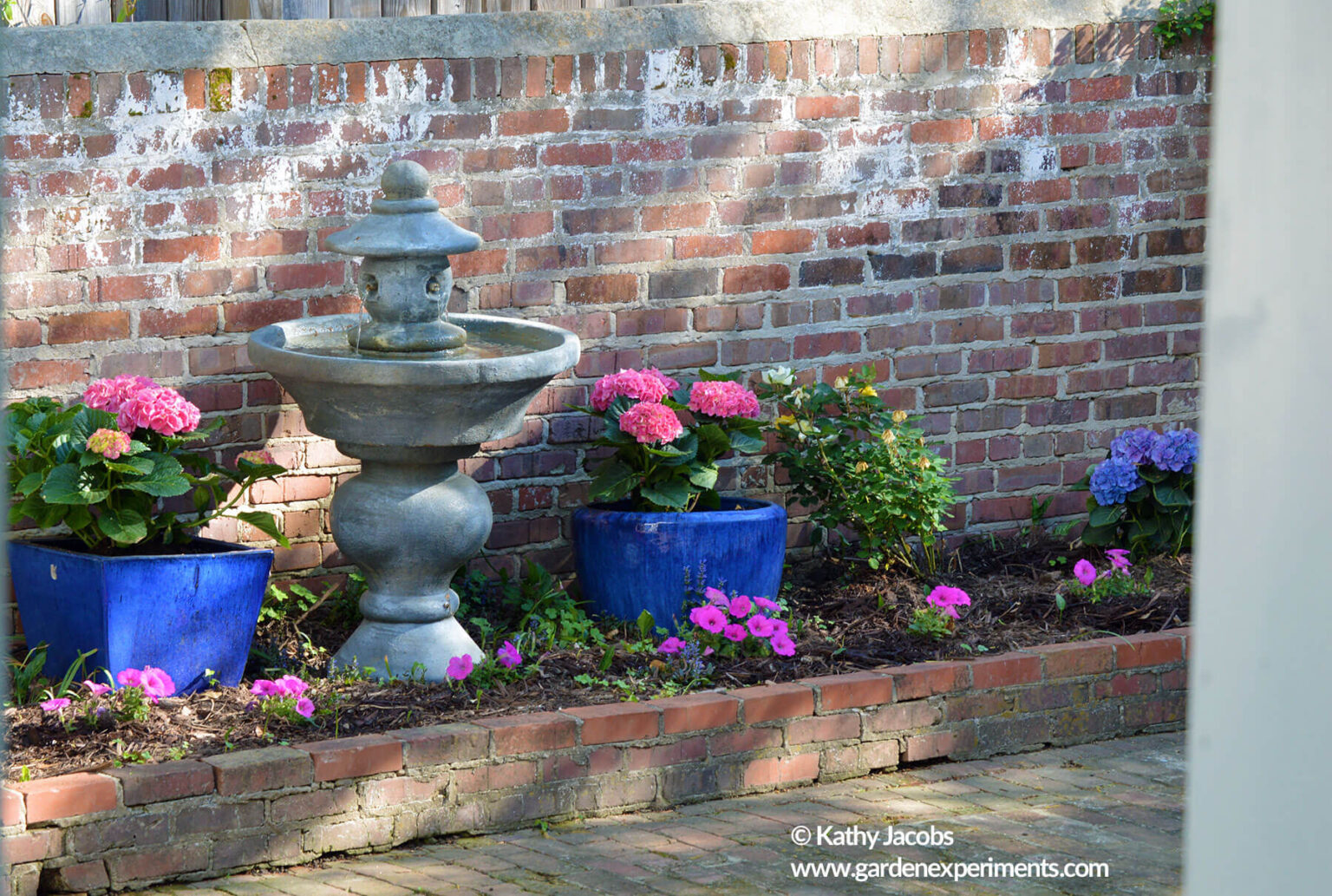 Spring Tour of Colonnade Garden in Columbus, MS